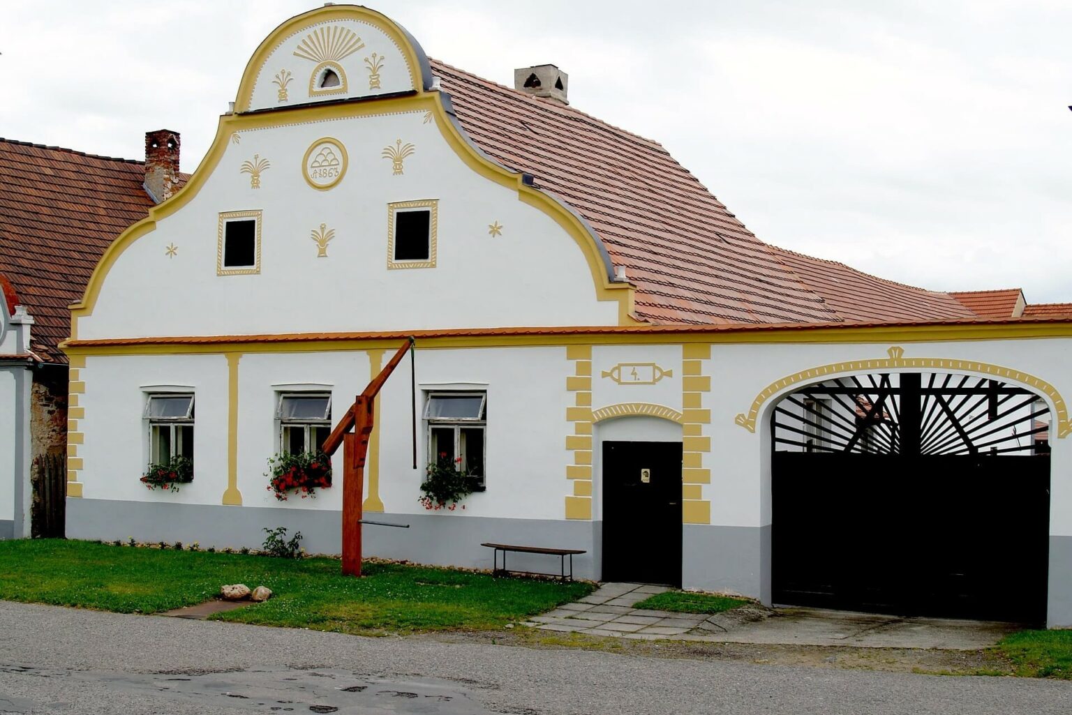 holasovice-traditional-house-czech-republic – To do in Prague